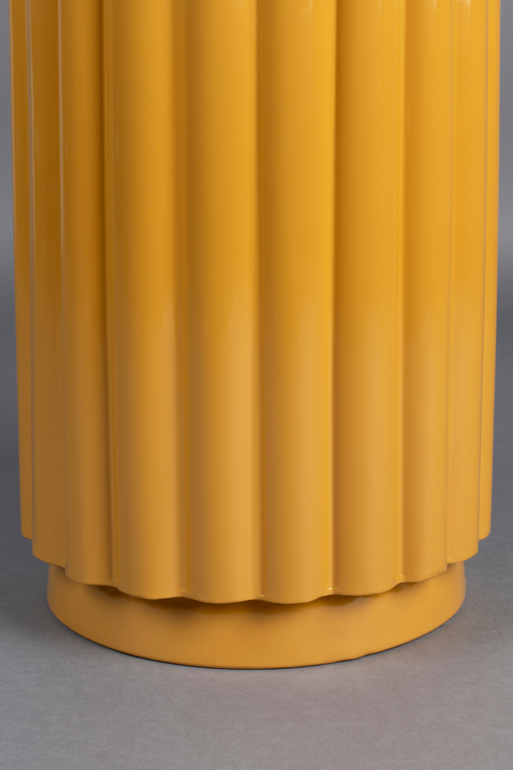 Fluted Cylindrical Stool | Dutchbone Camila | OROA