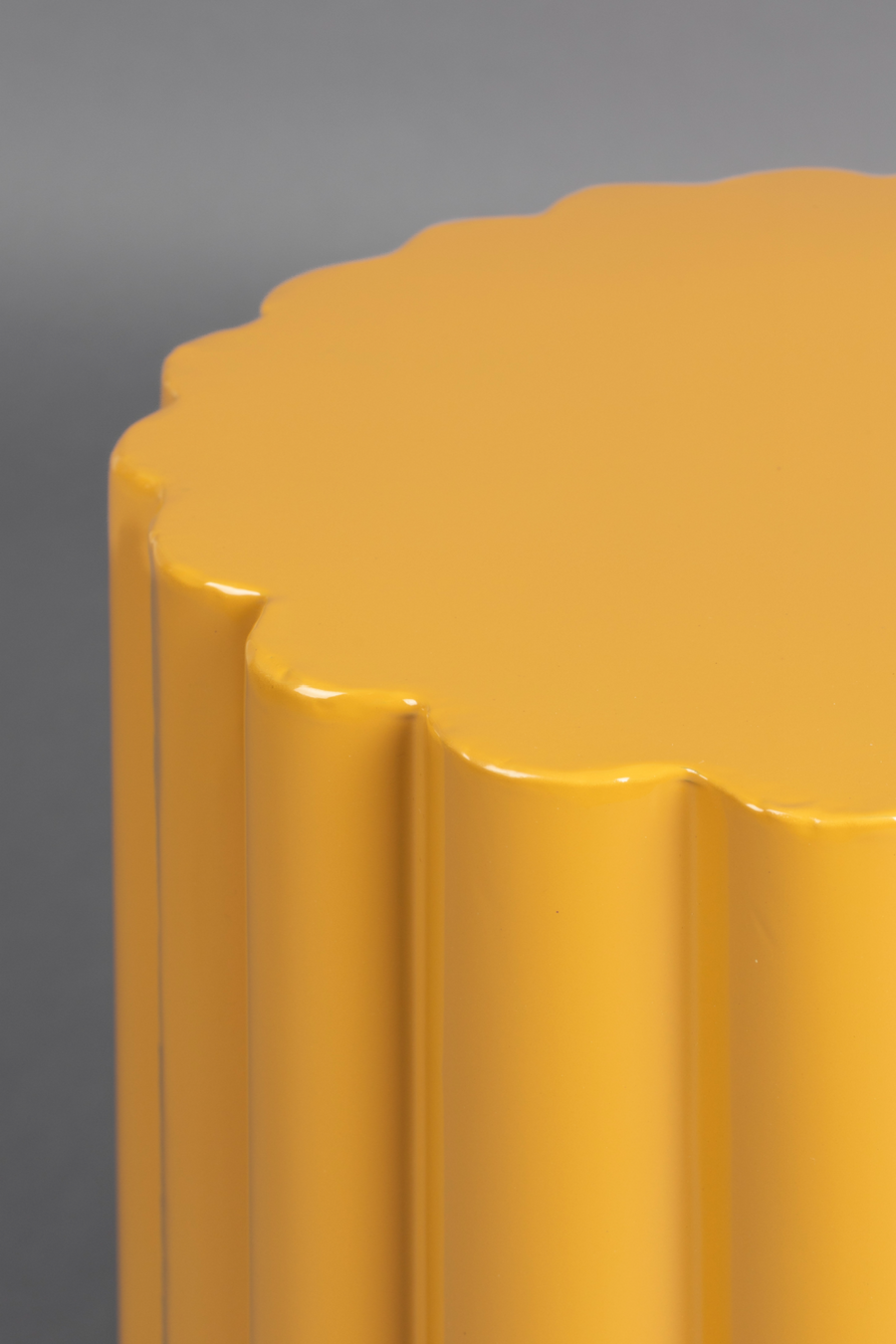 Fluted Cylindrical Stool | Dutchbone Camila | OROA